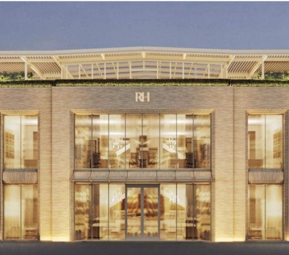 RH Royalmount - Commercial - Projects - EEGT